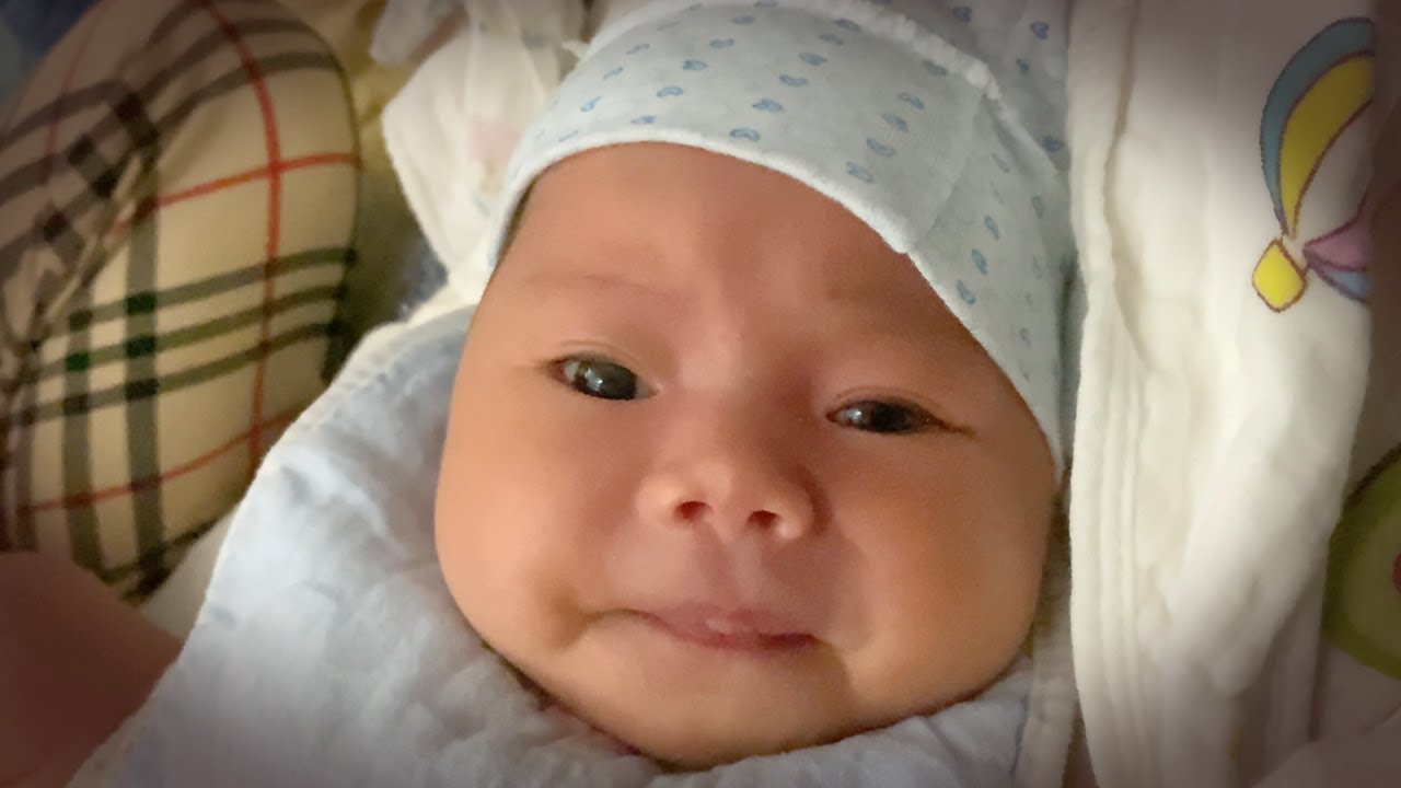 Be Sick After Vaccination - Cherry Nguyen 25 Days Old - YouTube