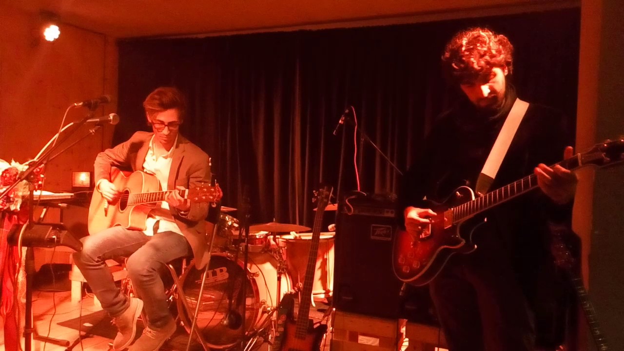 Mario Audino - Thought of a Strange Man, Live @Freqency - YouTube