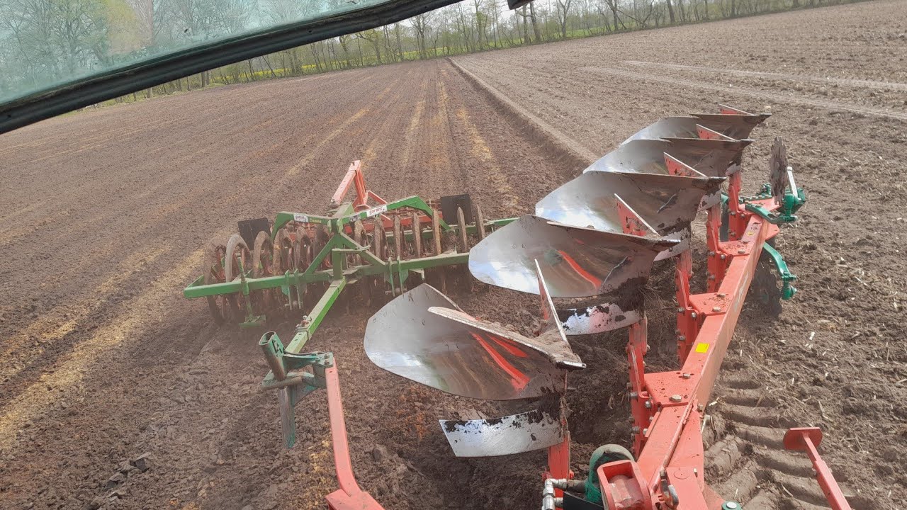 Pflügen mit Packerkombination und Stallarbeit #Vlog63 - YouTube