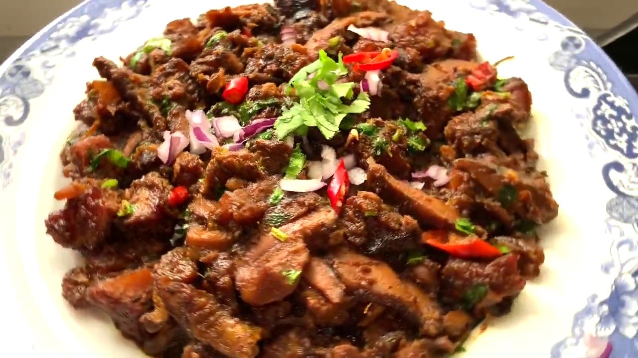 How to make chicken sukuti with dry mushroom 🍄 - YouTube