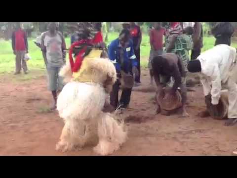Gule Wankulu, Mpulu, Makondje, Distrito de Tsangano - YouTube