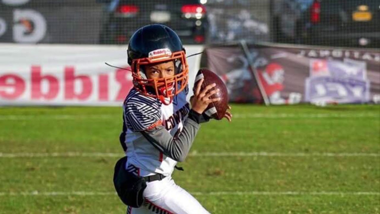 2027 QB Jeremiah Barnes 2019 Highlight tape - YouTube