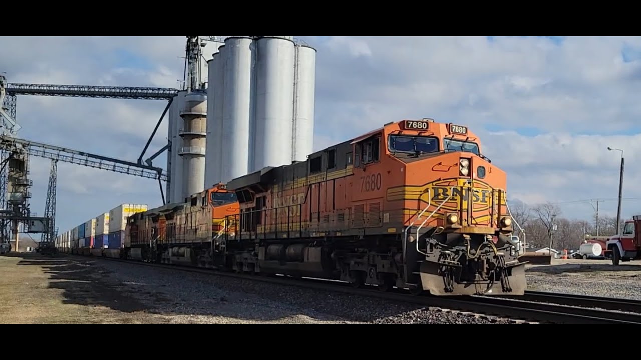 😎 BNSF Stack Train Muscling West!!!💪 (High-Def!) - YouTube