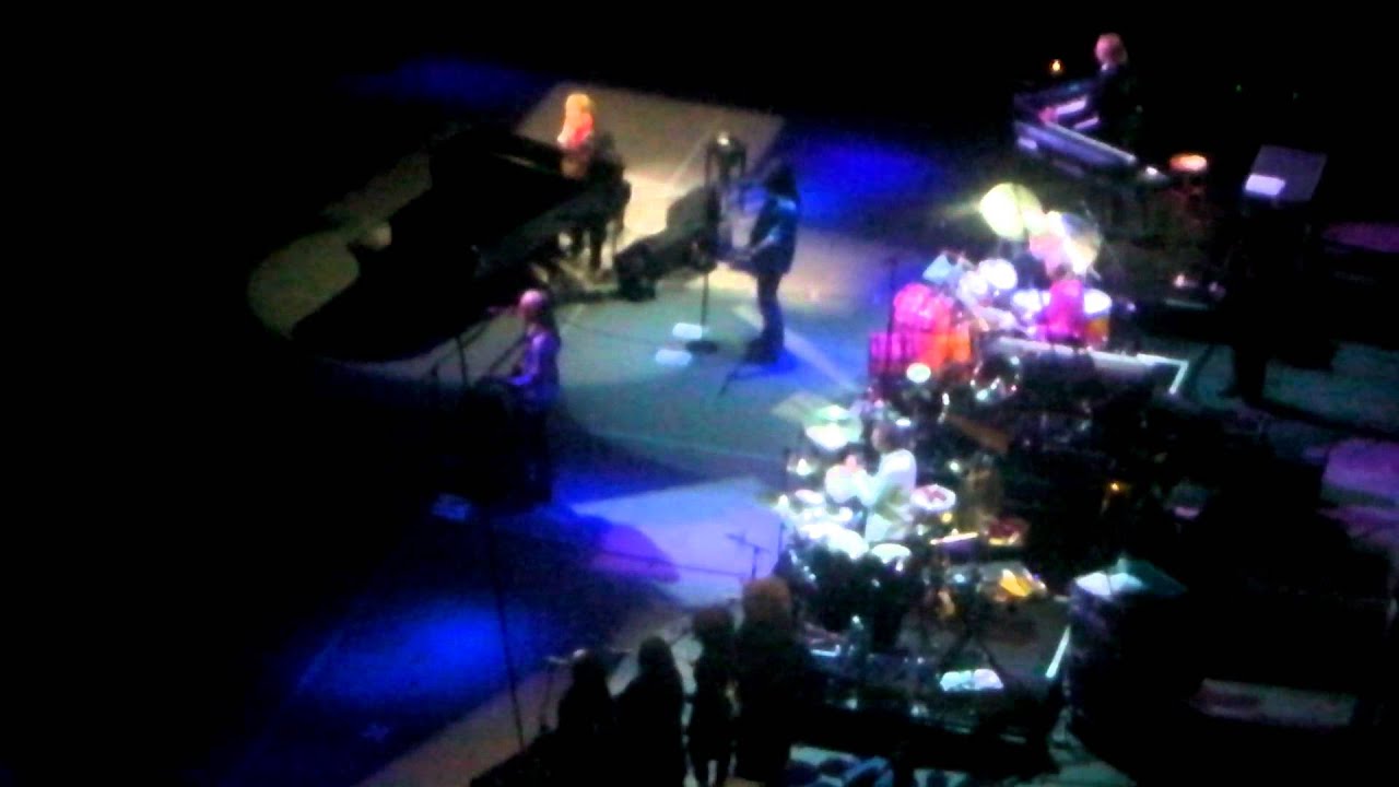 Elton John live in Calgary 2011 - I Guess That's Why They Call It The ...