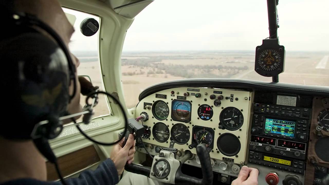 Takeoffs and Landings: Stabilized Approach - YouTube