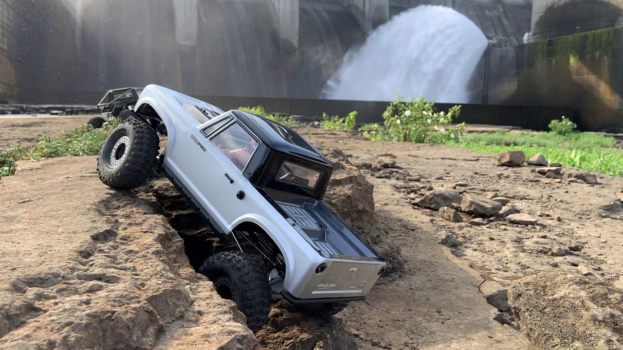 Vanquish VS4-10 and heavily modified Traxxas TRX -4 - YouTube