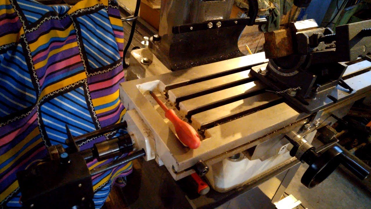 Simple and cheap (6 USD) mill power feed - YouTube