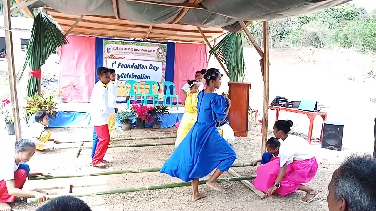 Tinikling Filipino cultural dance (ESES) - YouTube