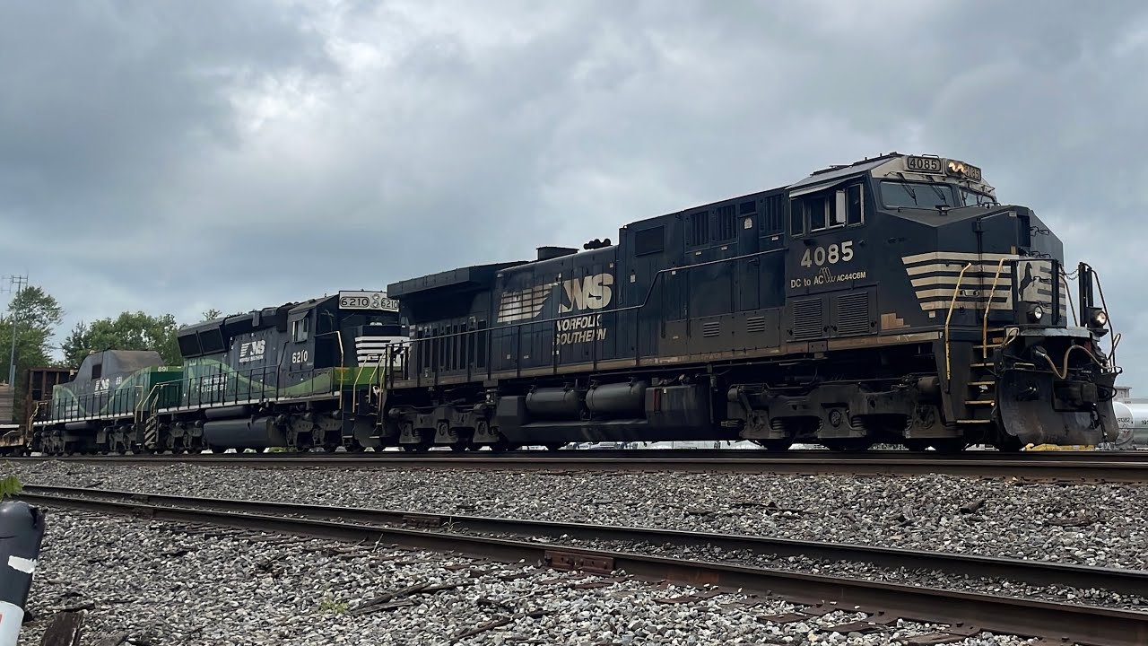 Not a Lot of Trains but Great Trains! Septa, slug set, UP, KCS, SD40s and other cool things ...