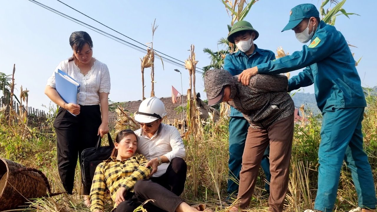 The Secretary's Spectacular Escape From Arrest - YouTube