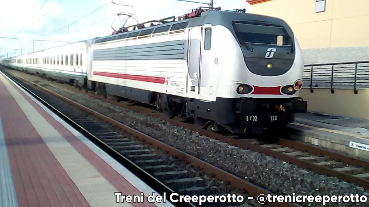 Treno Intercity 657 con E402.130 per Grosseto in arrivo a Campiglia ...