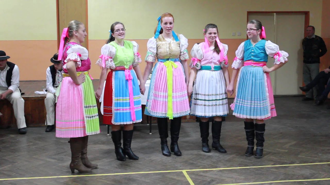 Folklórny súbor Javorina - A nadole u Moldavy - Vislanka 2012 - YouTube
