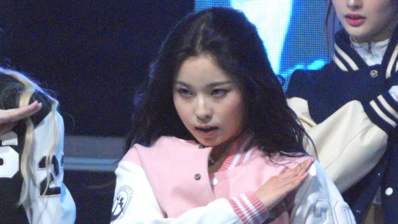 240527 엔믹스 규진 'DASH' (NMIXX Kyujin Fancam) 4K 직캠 | 신한대축제 - YouTube