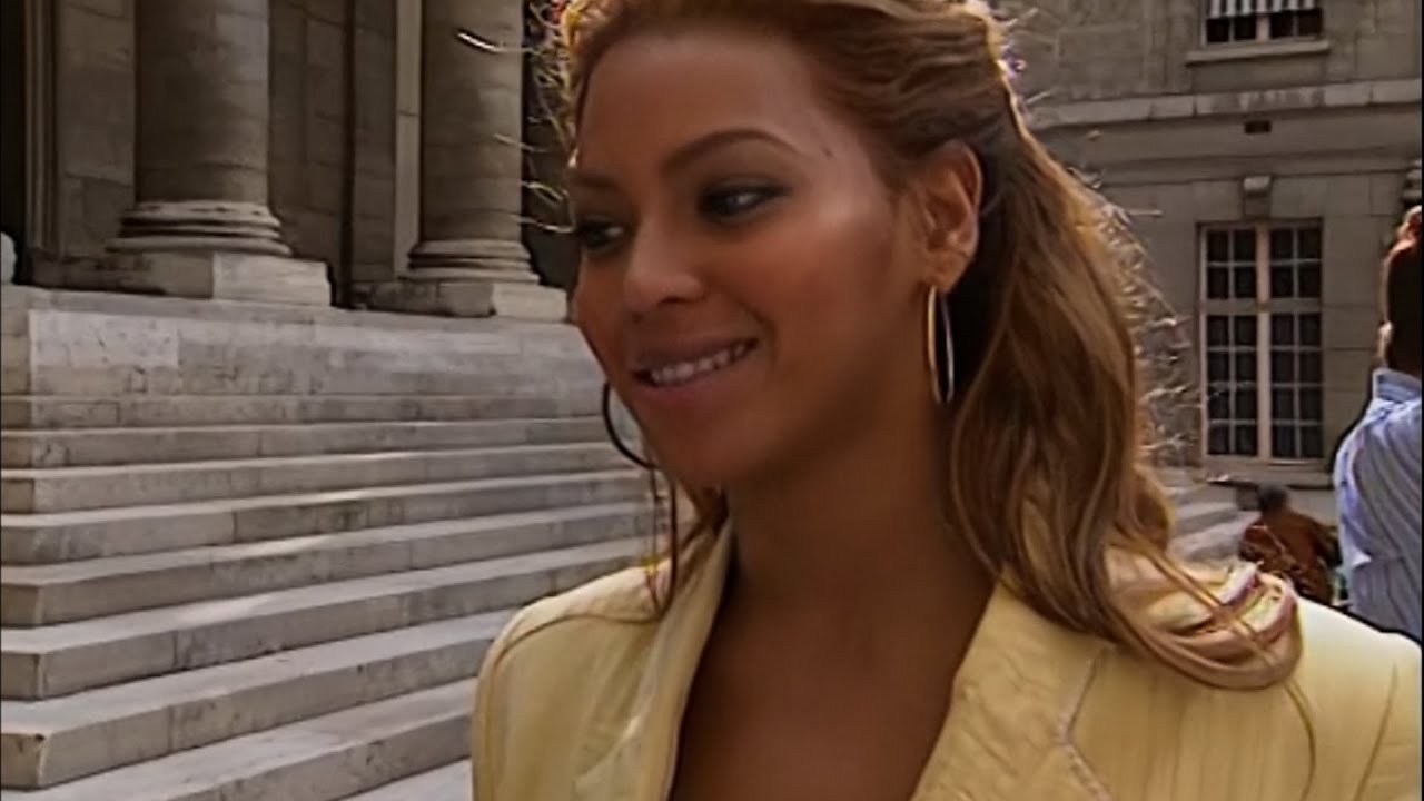 Beyoncé at the press conference of Pink Panther in Paris | 2004 - YouTube