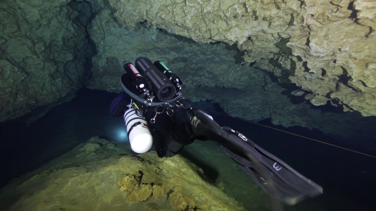 Jackson Blue Springs Cave Dive - YouTube