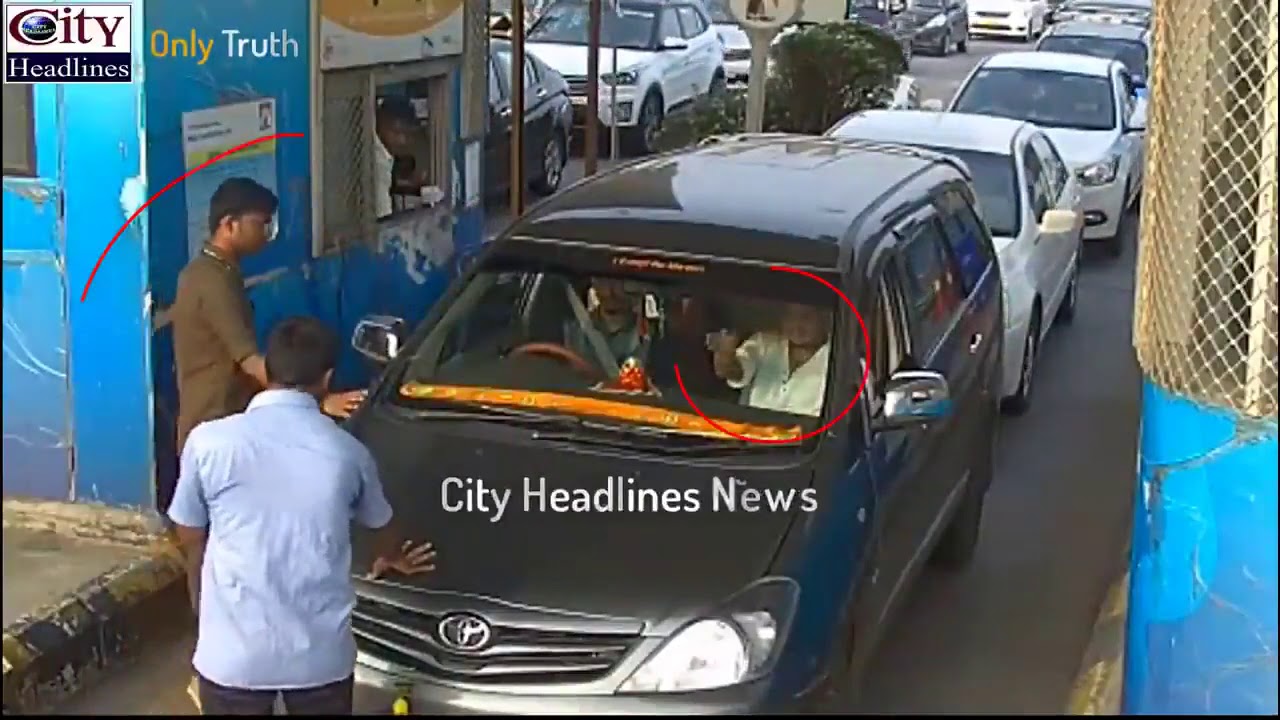 Fight at toll plaza - YouTube