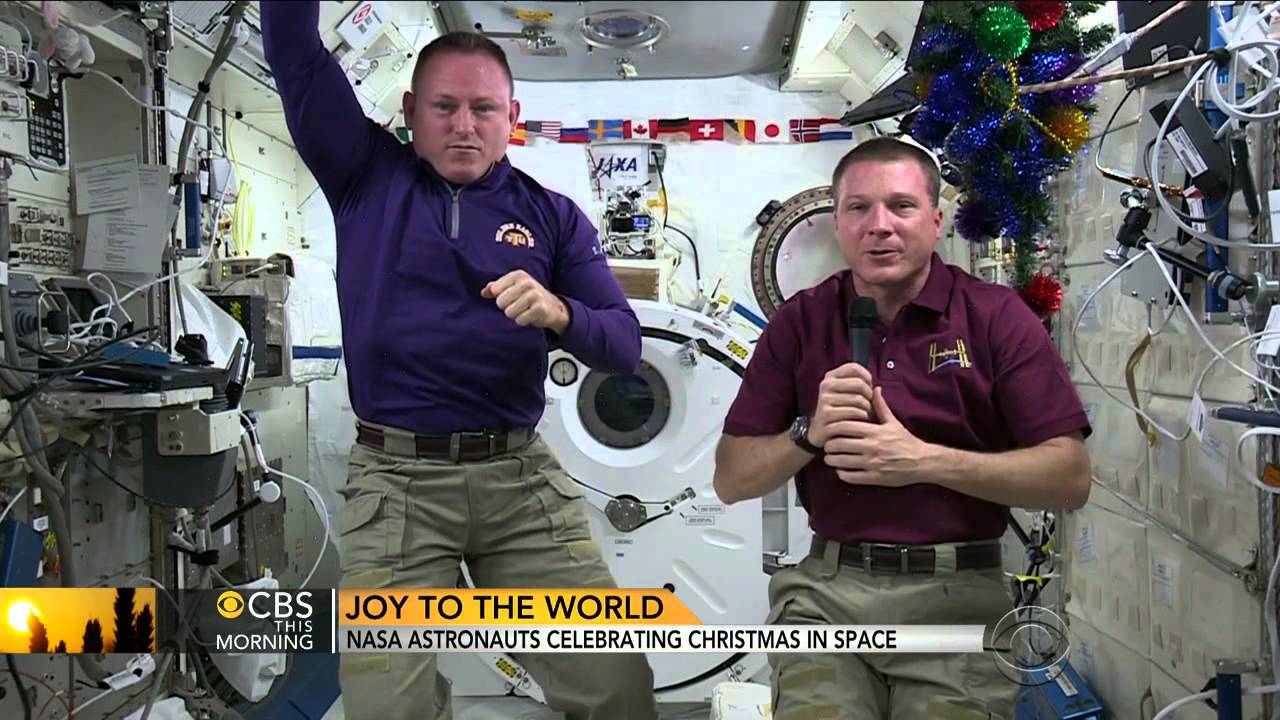How NASA astronauts celebrate Christmas in space - YouTube