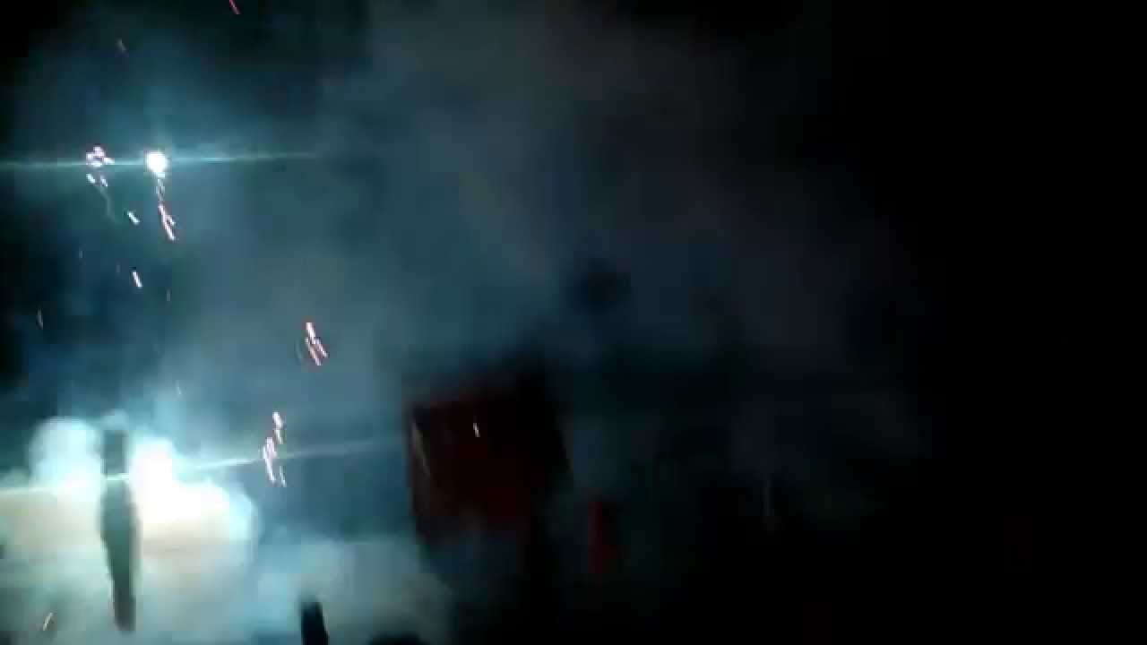 Navidad 2014 reventando cohetes en casa - YouTube