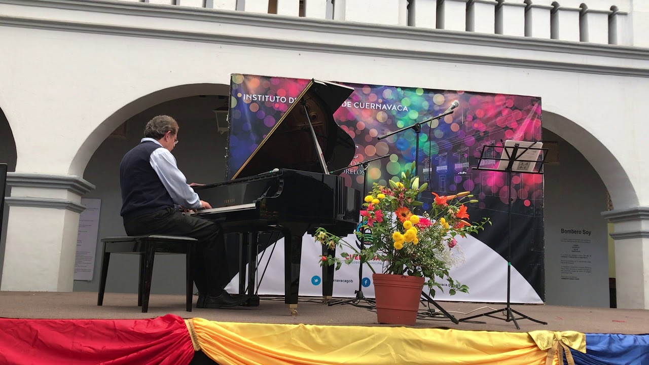 Alejandro Corona interpreta a Chopin - YouTube