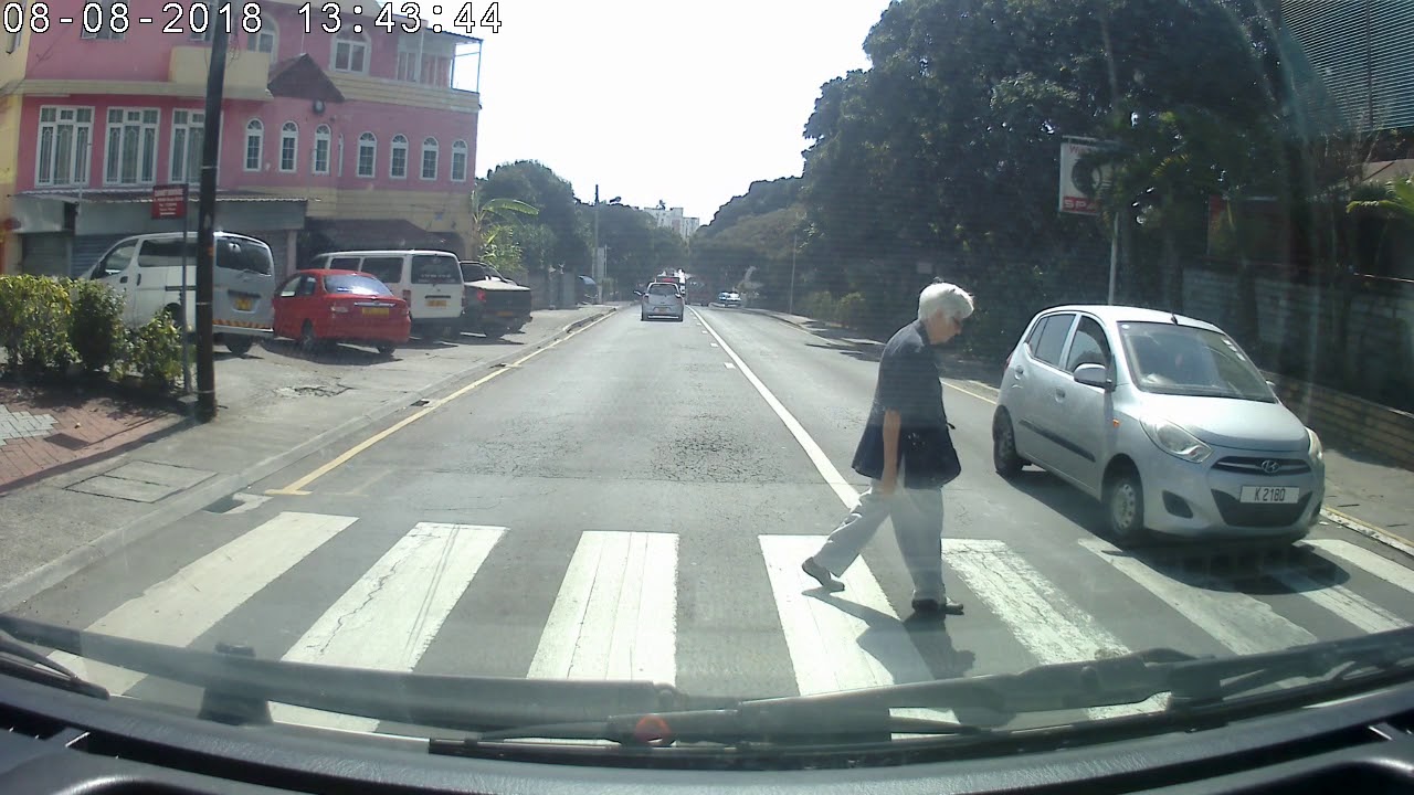 On the crossing near KFC Beau Bassin Rose Hill - YouTube