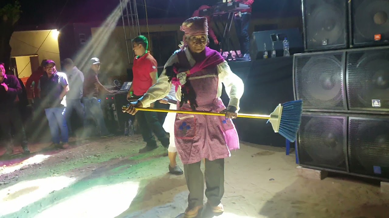 asi se convivió con la familia Navarro y esposa el tradicional el baile ...