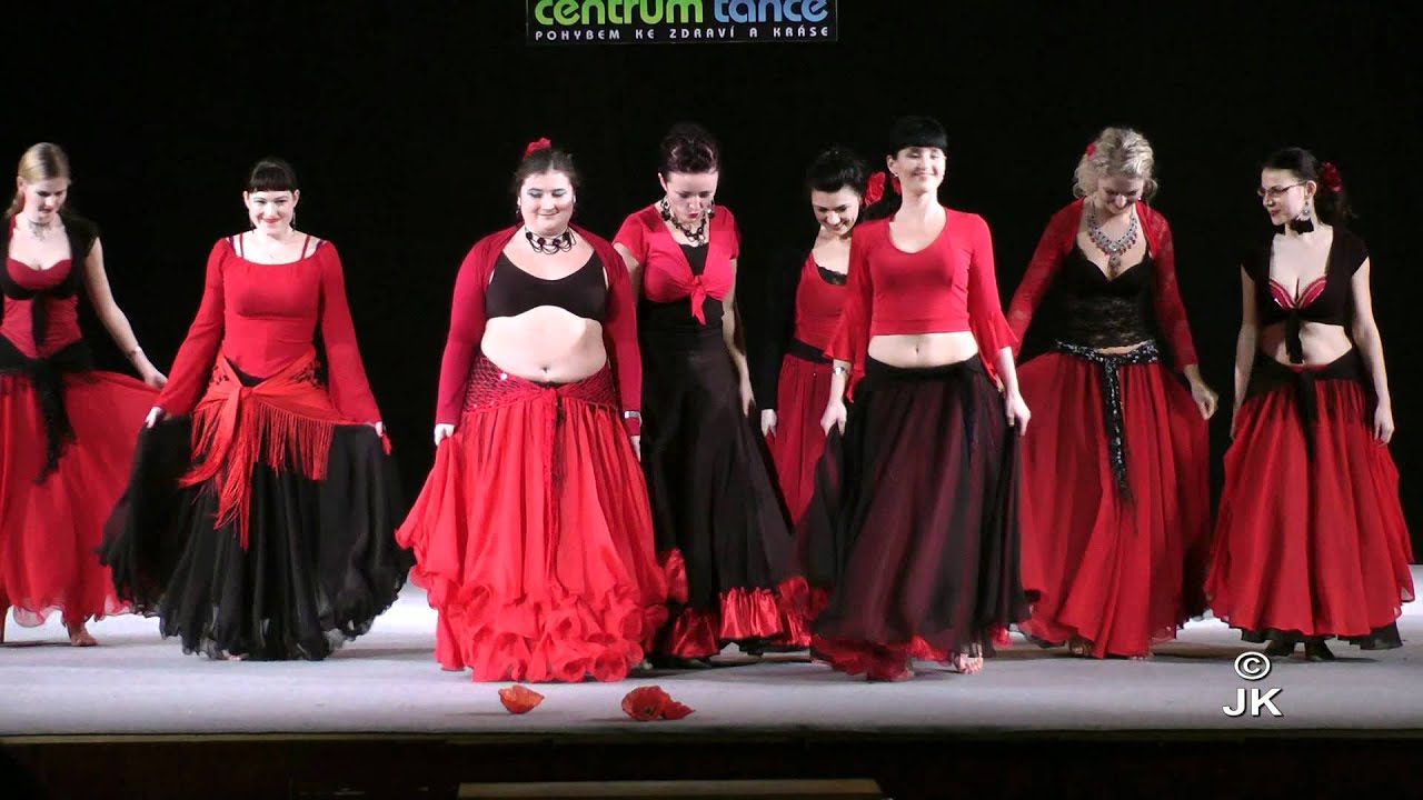 Španělsko-arabský tanec (spanish-arabian dance) "Rona" lektorky ...