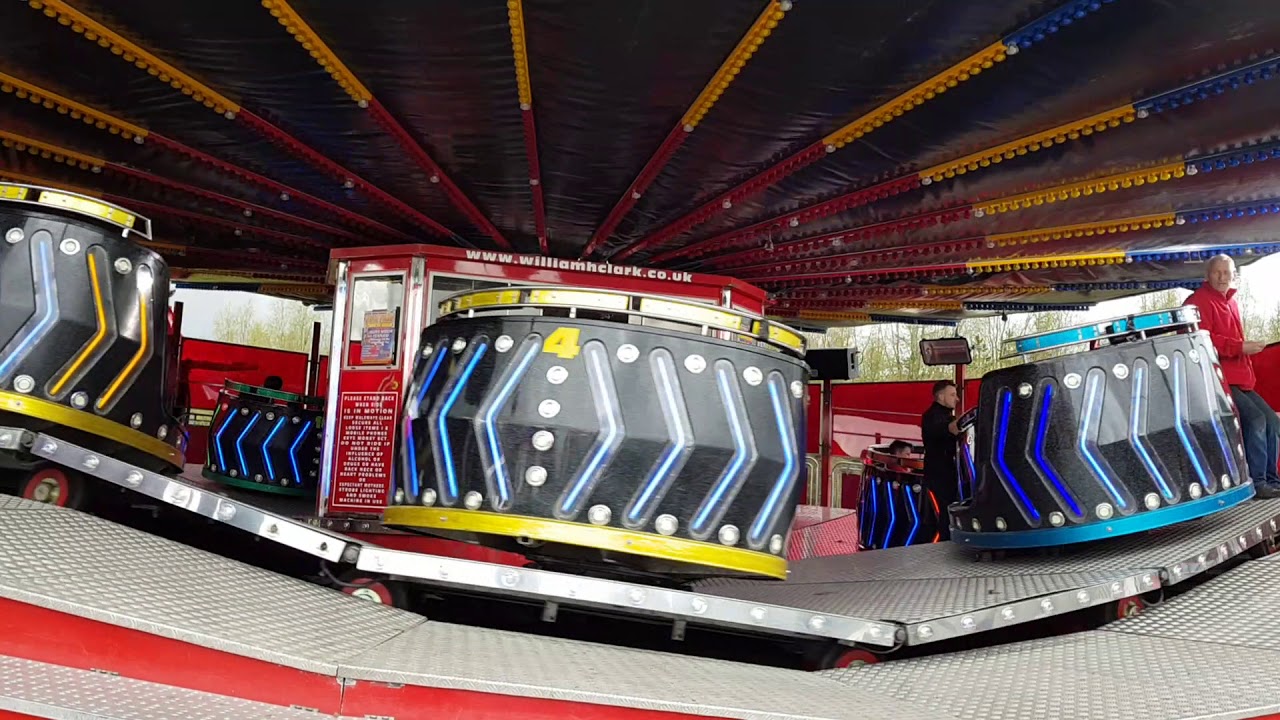 William clarks waltzer off ride consett funfair 2018 - YouTube