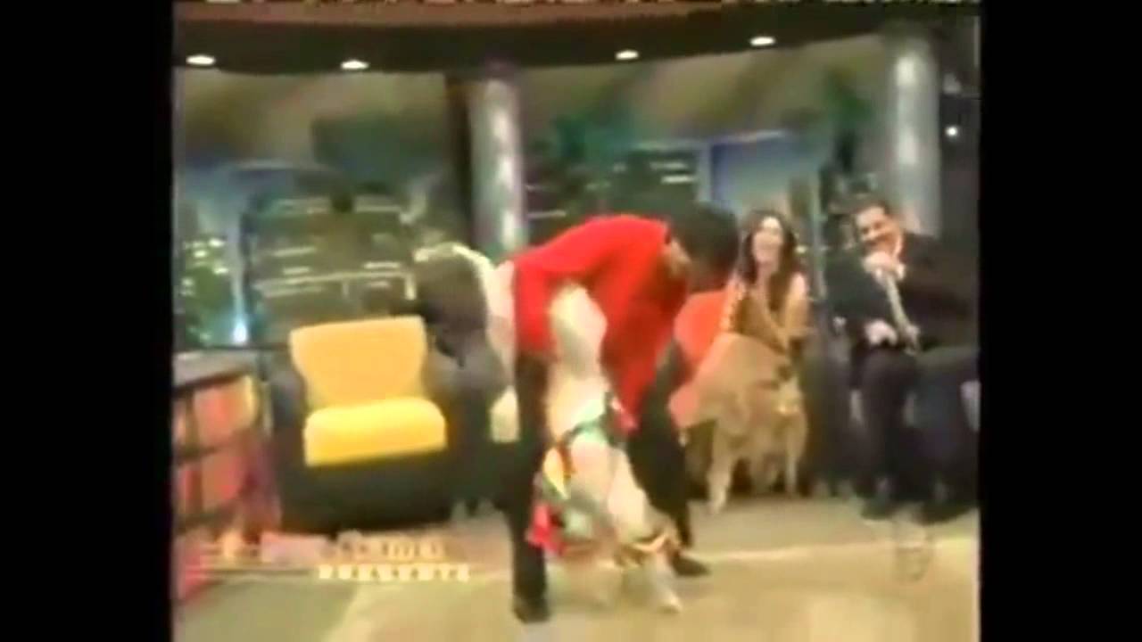 Mambo Dancing Dog - YouTube