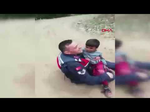 Burdur'da kaybolan 10 yaşındaki otizmli Kerim Can bulundu.Jandarma personeli sevinç gözyaşları döktü