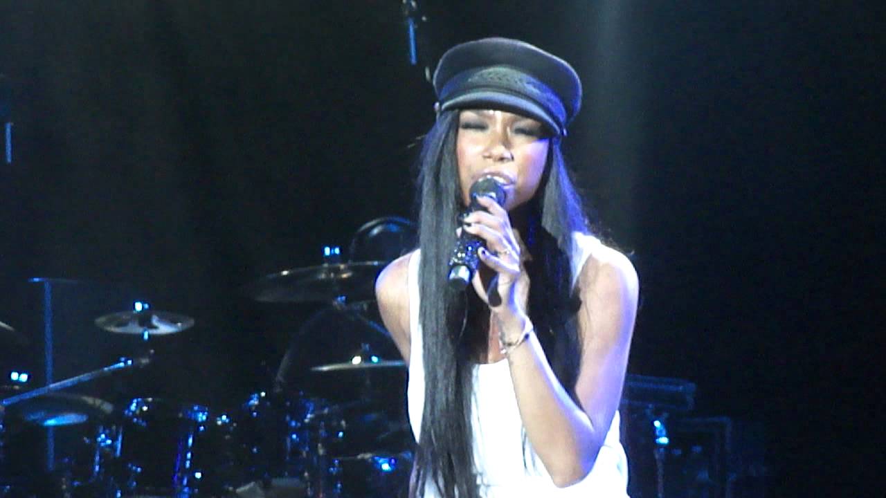 Brandy Live in Concert - Talks about Whitney & Sincs Have You Ever ...