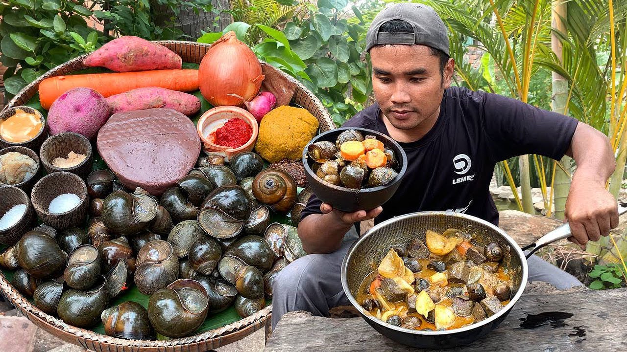 Cooking Curry Snails Recipe | Cam Vlogger - YouTube