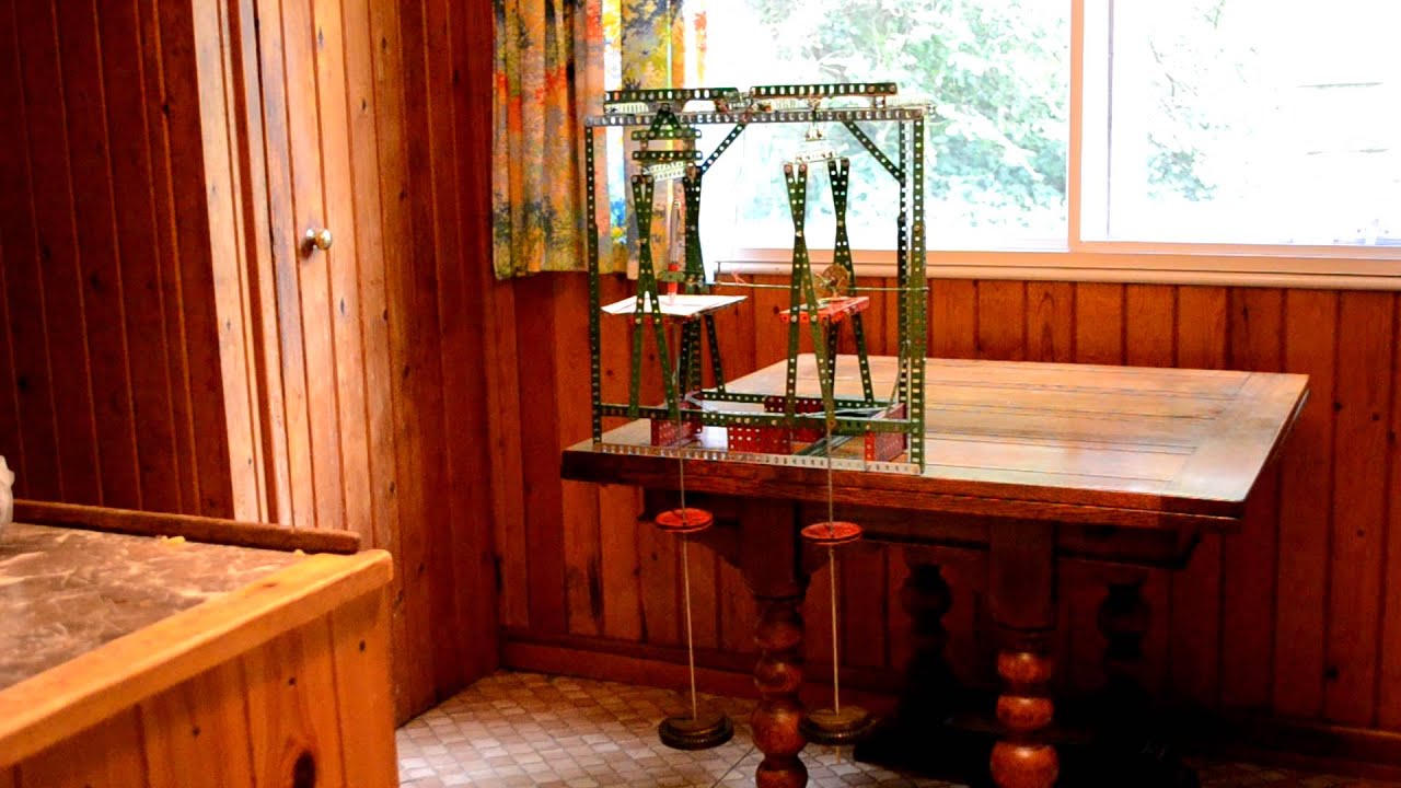 Meccano Simple Twin Pendulum Harmonograph by Les Pook - YouTube
