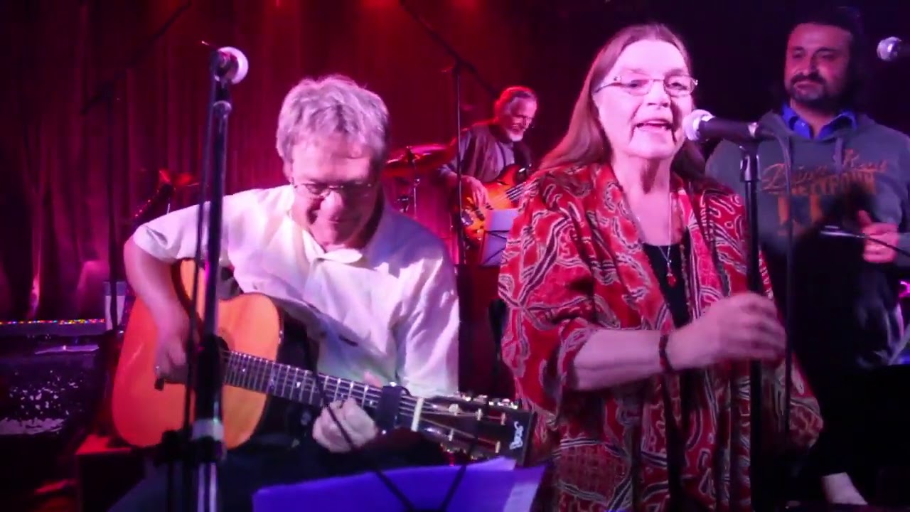 Here Comes The Sun live - YouTube