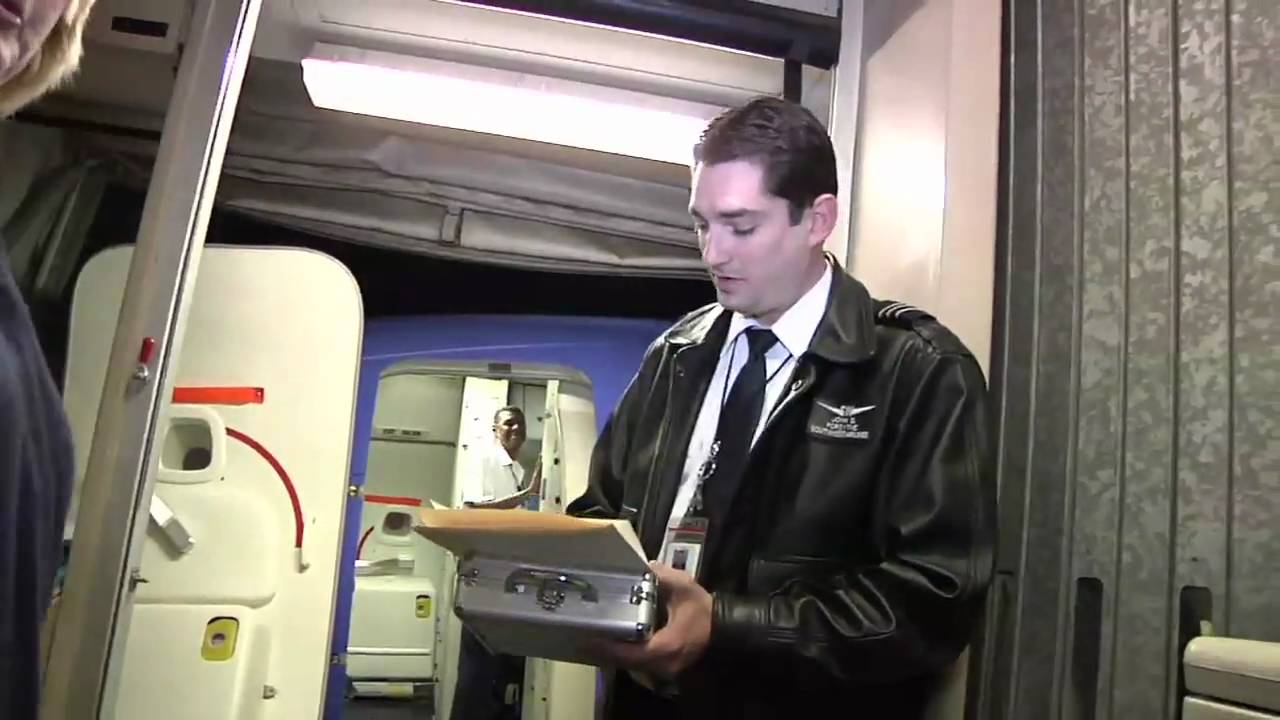 Southwest Airlines: Outstanding Employees Surprised with $10,000! - YouTube