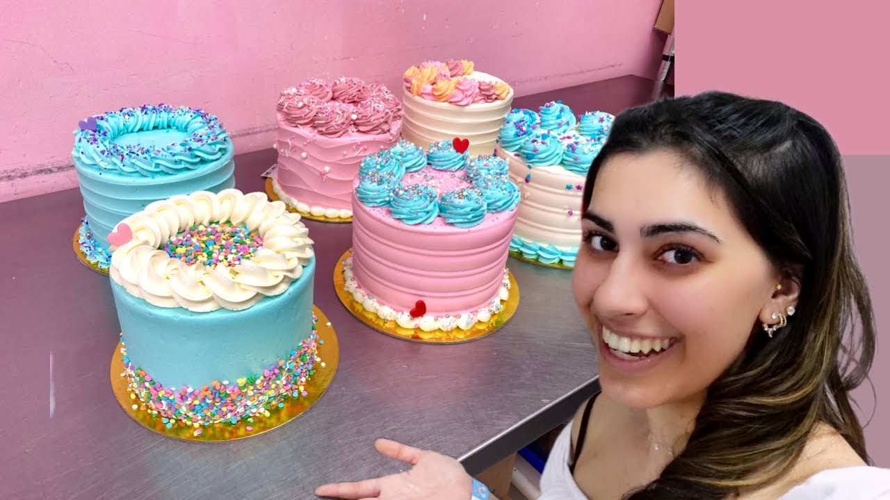 Real Time Cake Decorating But I'm Talking The Entire Time... - YouTube