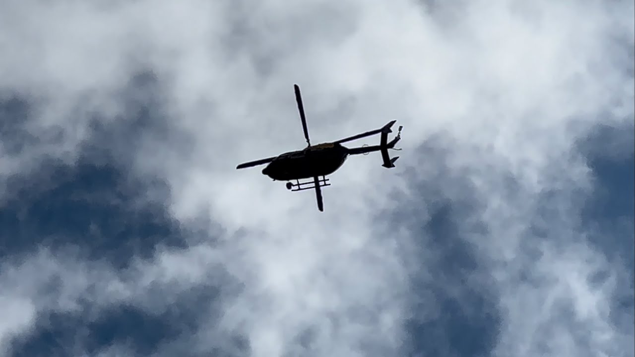 NPAS London Eurocopter EC145 [G-MPSC] flying above my house - YouTube