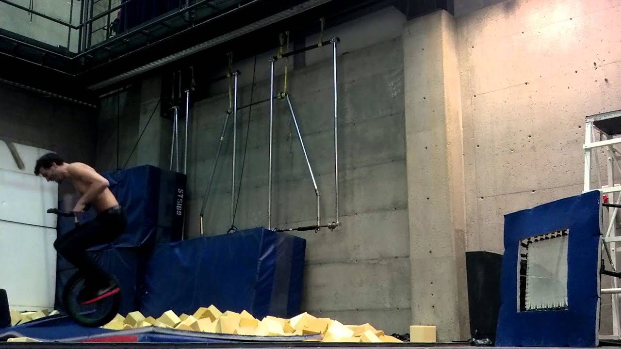 Unicycle Frontflip - Emile Mathieu - YouTube