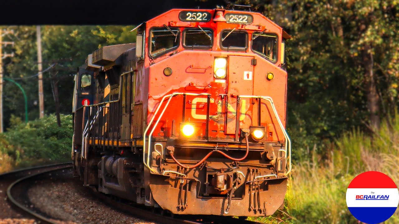 CN 2522 and BCOL 4649 pull a heavy CN grain train at Cariboo Road, Burnaby, BC - YouTube