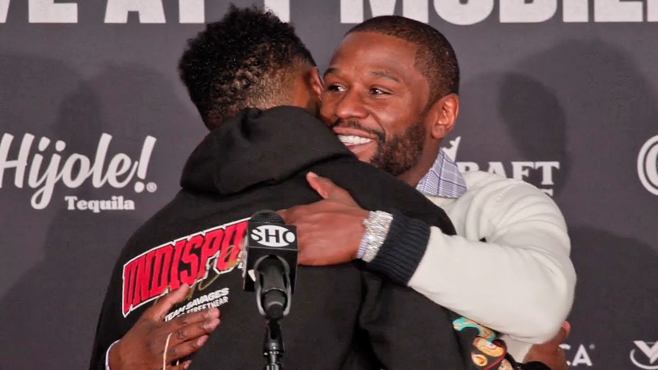 Floyd Mayweather EMBRACES Jermell Charlo after loss to Canelo! - YouTube