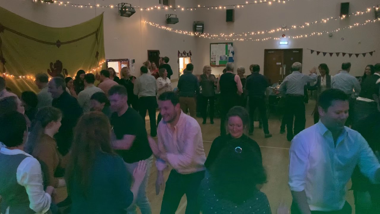 'Muffin Man Jig' Ceilidh Dance (The Bear) - Stomping Boondocks - YouTube