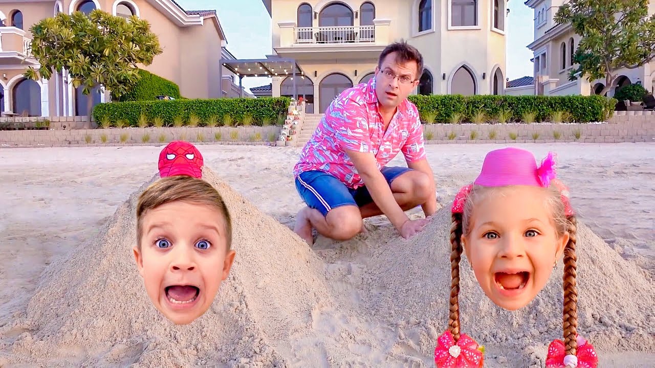 Diana e Roma Brincam na Praia com o Pai - YouTube