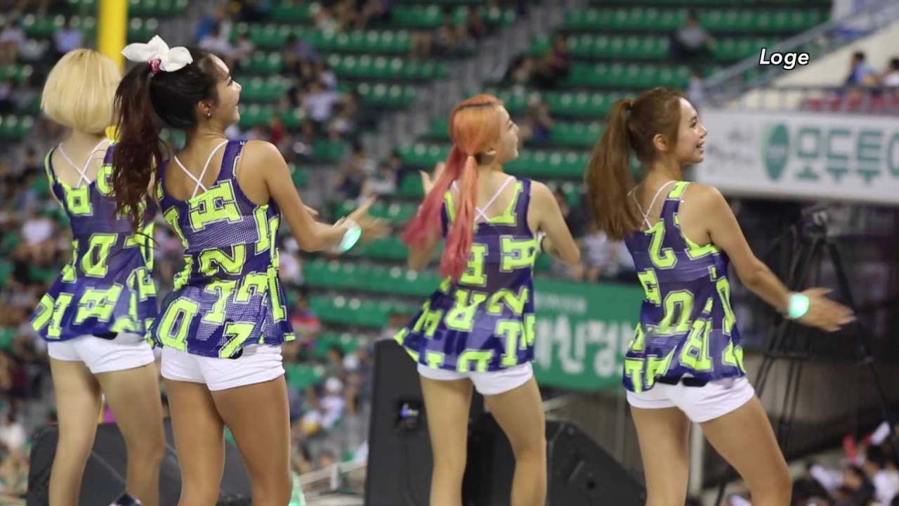 160804 두산 베어스 치어리더 - Pick Me (IOI) - YouTube