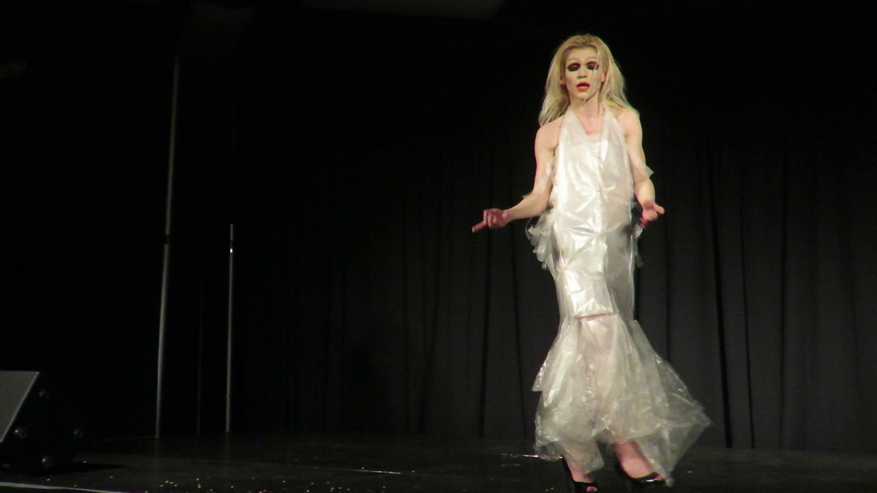 Roxanne Rolls - Va Va Voom - YouTube