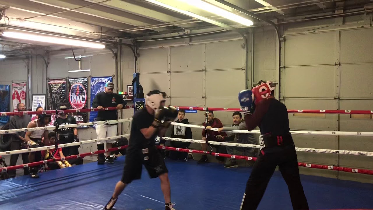 Carlos López Garden City Boxing Club Ks - YouTube