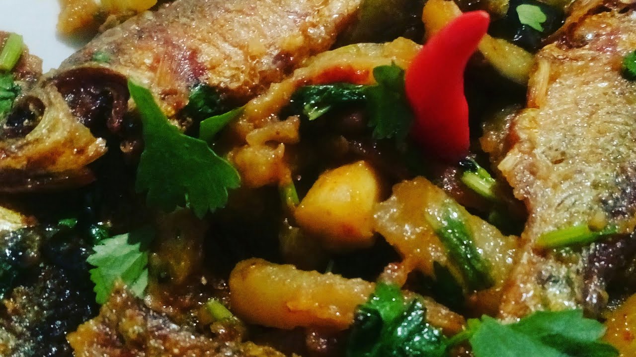 Puti macher chorchori || Bengali small fish recipe || Kamalika's ...
