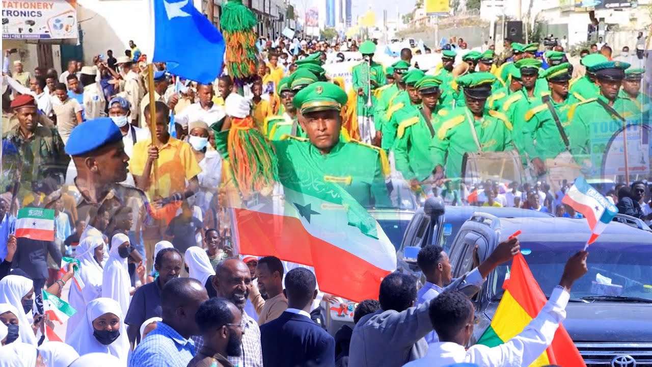Shacab iyo Madax buux dhaafisay Isgooyska KM4 ee Muqdisho - YouTube