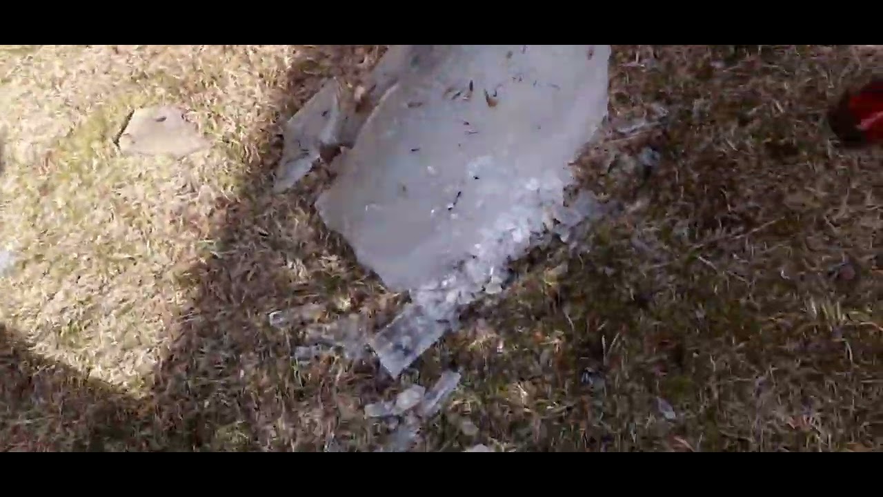 oddly satisfying ice breaking - YouTube