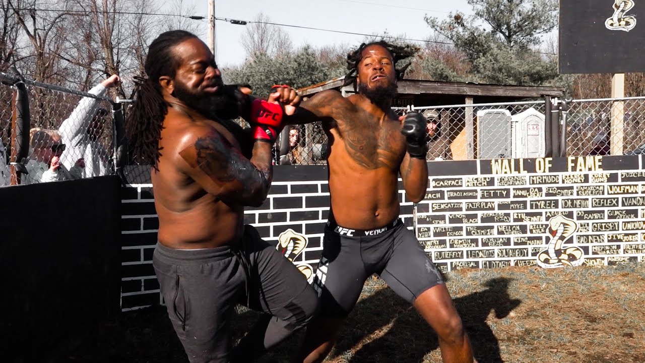 UNKNOWN [WRESTLER] vs DAY WALKER [MUAY THAI SPECIALIST] | STREETBEEFS ...