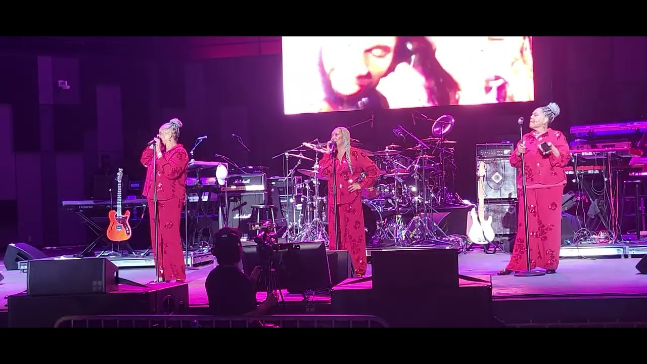 The Ladies of Sky sings "Call Me" at The Dell in Philadelphia, PA ...