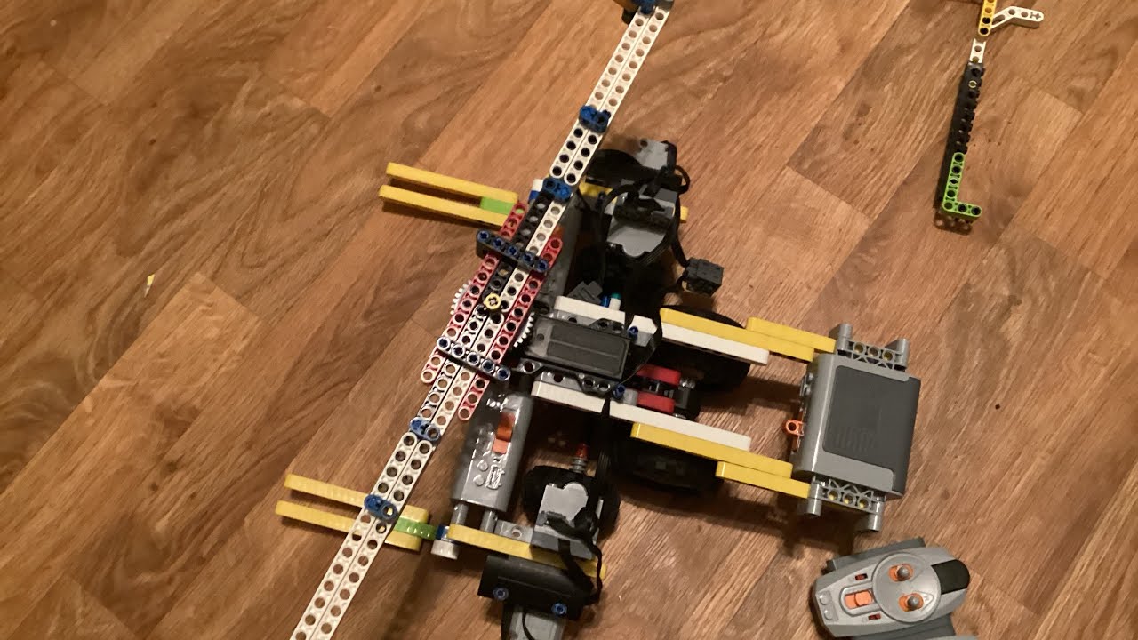 Lego BattleBot Minuteman goes on a rampage! Get hype! - YouTube